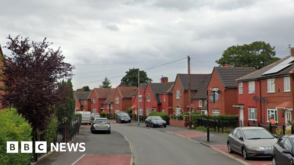 Longsight shooting: Arrest after man shot in street - BBC News