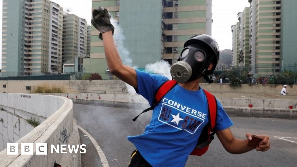 Venezuela protests: 'Four dead' as thousands rally against Maduro - BBC ...
