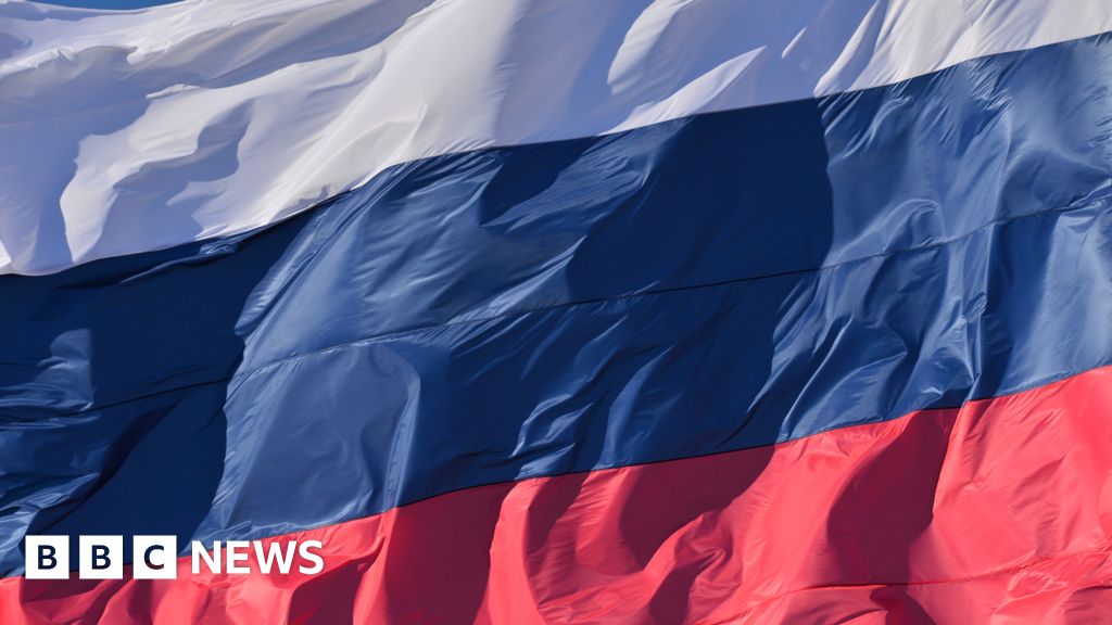 Russia accuses UK over 'shrinking' London embassy - BBC News