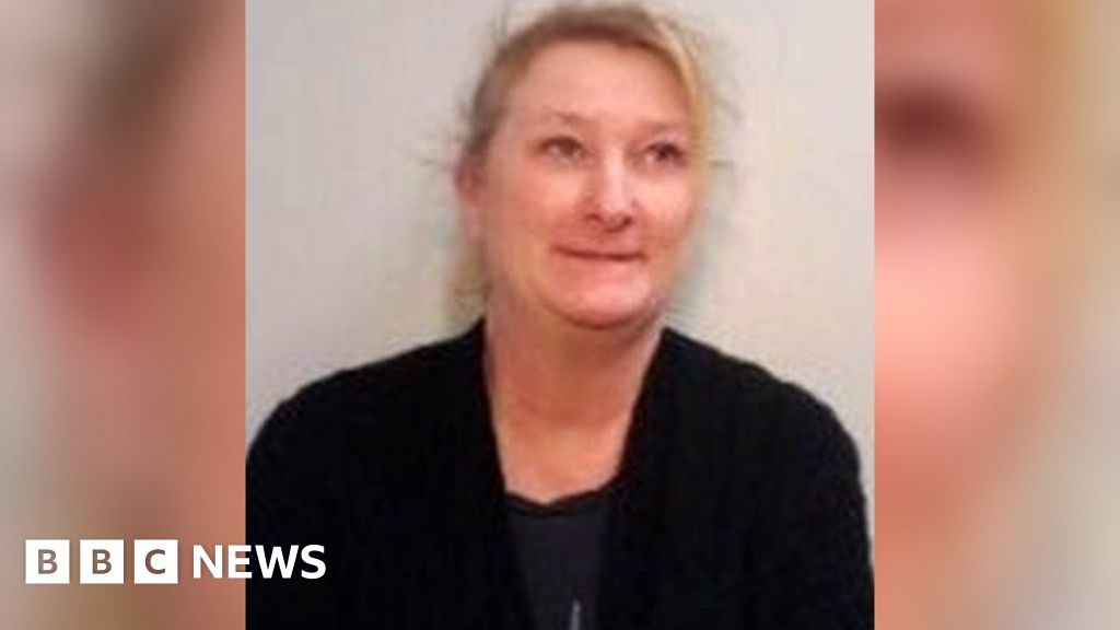 Stockport carer jailed for £25,000 theft from cancer patient - BBC News
