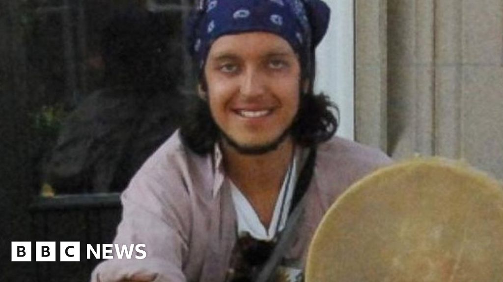 IS sympathiser plotted to bomb universities, FBI says - BBC News