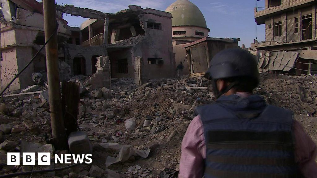 Mosul mosque: Last pictures of Mosul's al-Nuri mosque - BBC News