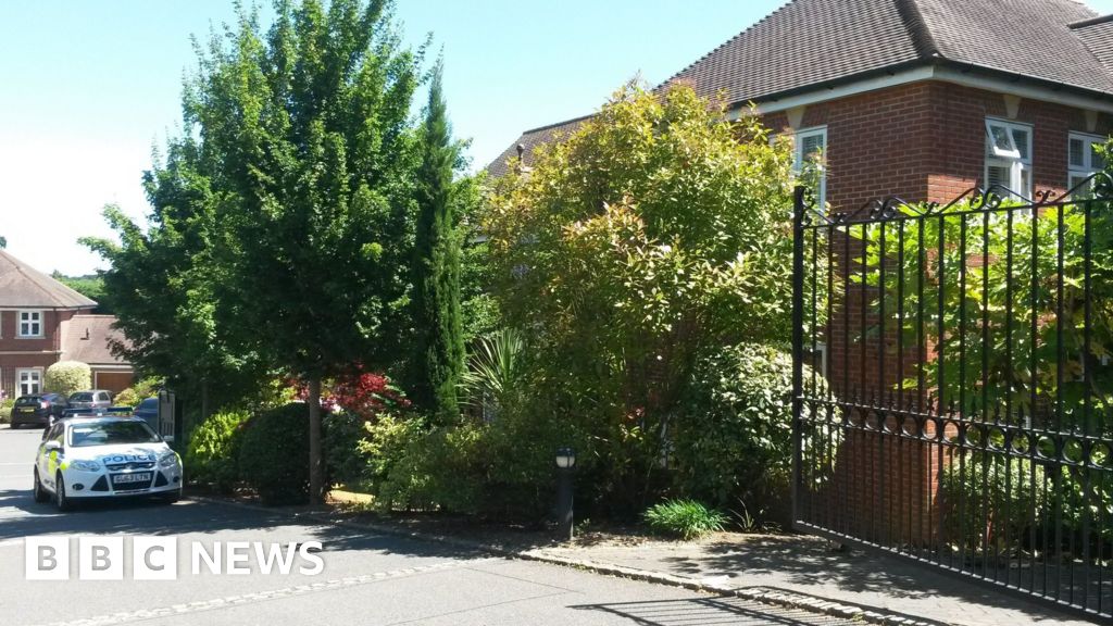 Esher mother and daughter unlawfully killed - BBC News