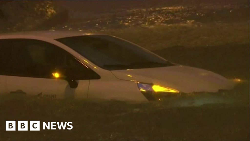 Heavy flooding in Spain following torrential rain - BBC News