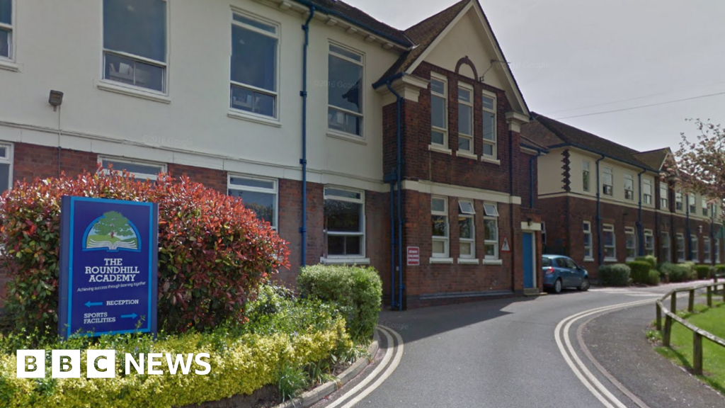 Leicester school swimming pool to close for good - BBC News