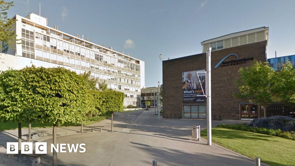 Student meningitis death: Vaccination plea by Public Health England ...