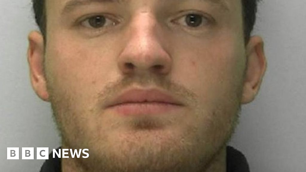 Gloucester hammer attacker Benjamin Wilkinson jailed - BBC News
