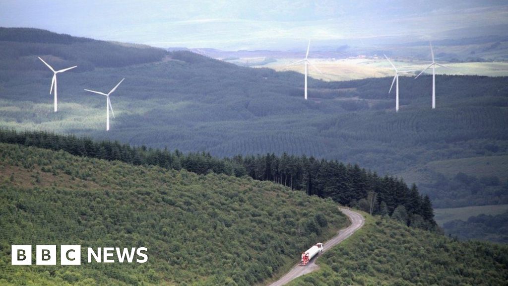 Pen-Y-Cymoedd onshore wind farm generates its first power - BBC News