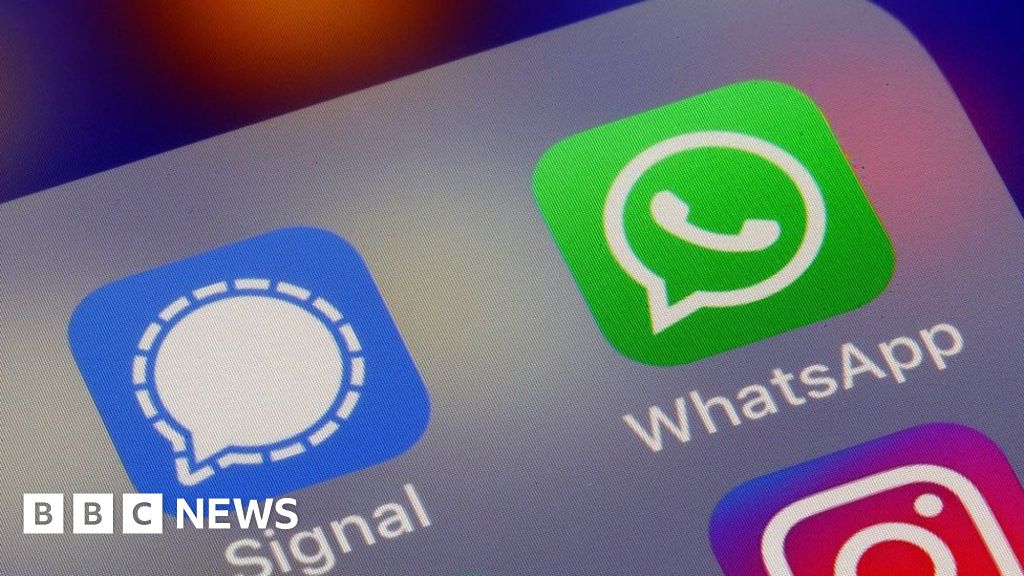 Dorset Police inspector sacked over WhatsApp messages - BBC News