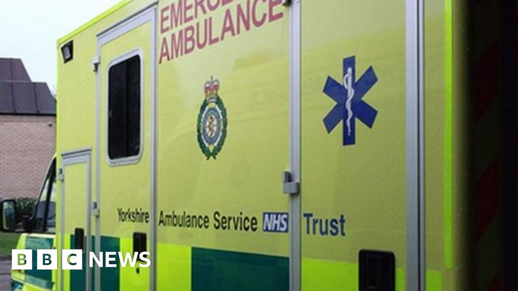 Rise in new year 999 ambulance calls across Yorkshire - BBC News