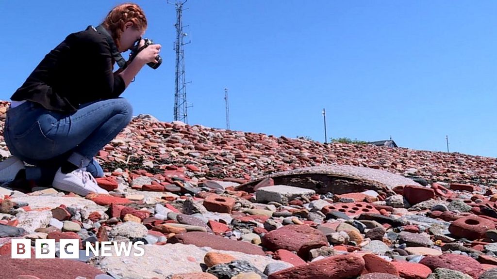 Crosby 'brick beach' Blitz secrets revealed by student - BBC News