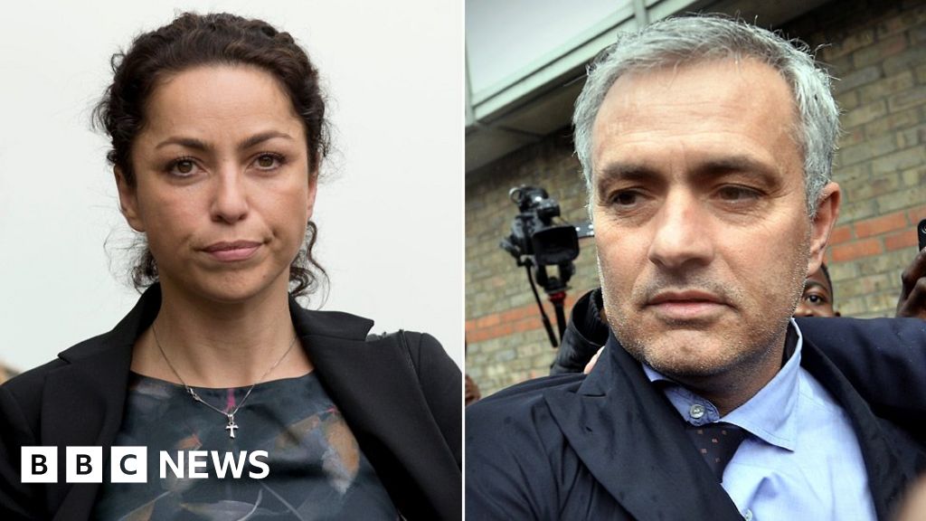 Chelsea doctor Eva Carneiro settles dismissal case - BBC News