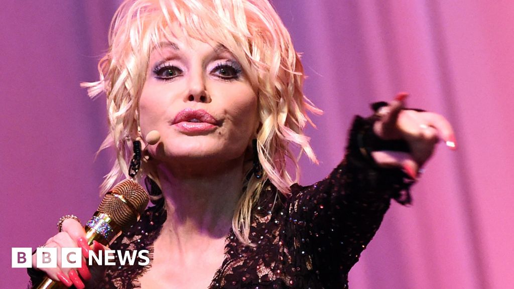 What is shop music doing to your brain? - BBC News