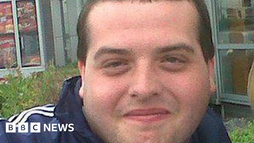 'Serial arsonist' jailed after Aberfan chapel arson - BBC News