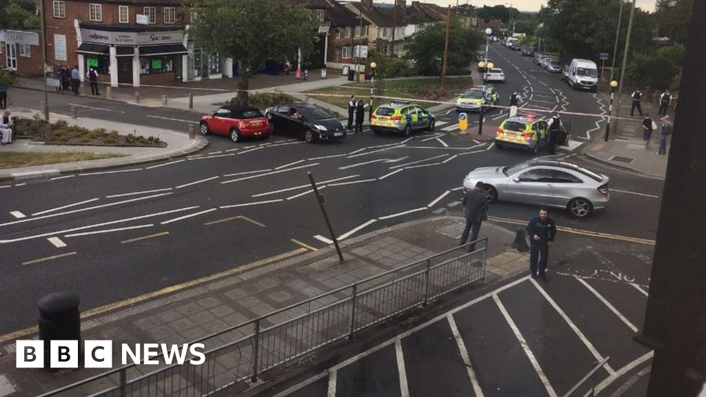 Unexploded 'WWII bomb' found in residential street - BBC News