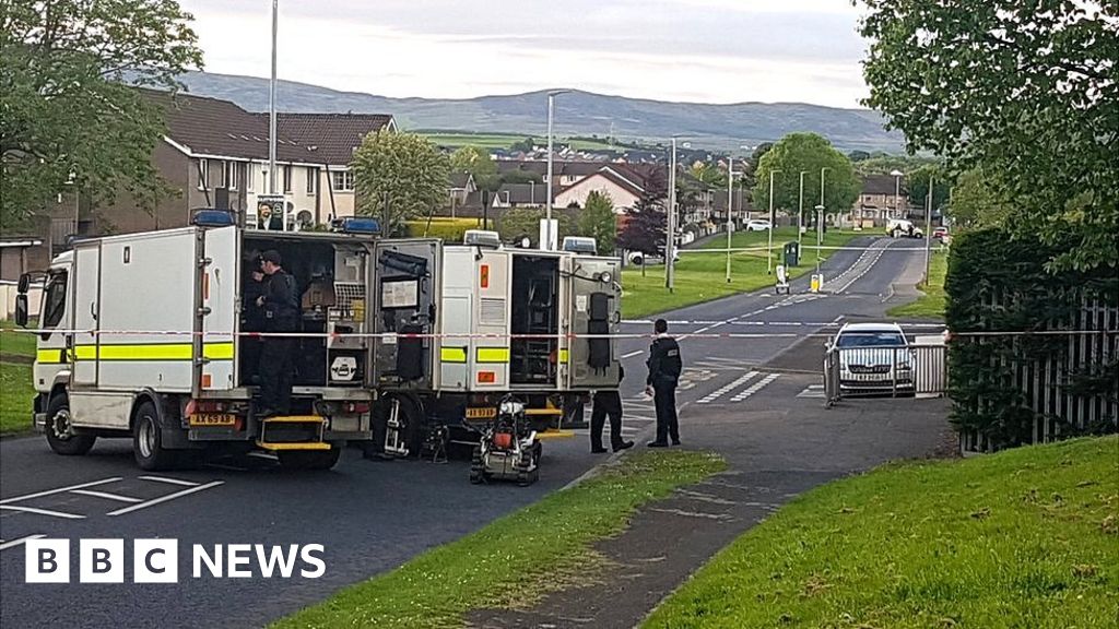 Londonderry alert: Petrol bombs thrown at police officers