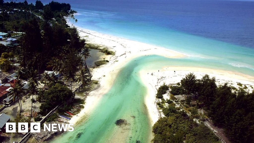 An aerial tour of the Indonesian island of Buru - BBC News