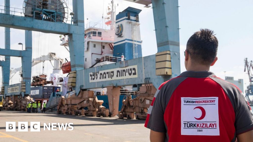 Turkey sends Gaza aid after six-year rift with Israel ends - BBC News