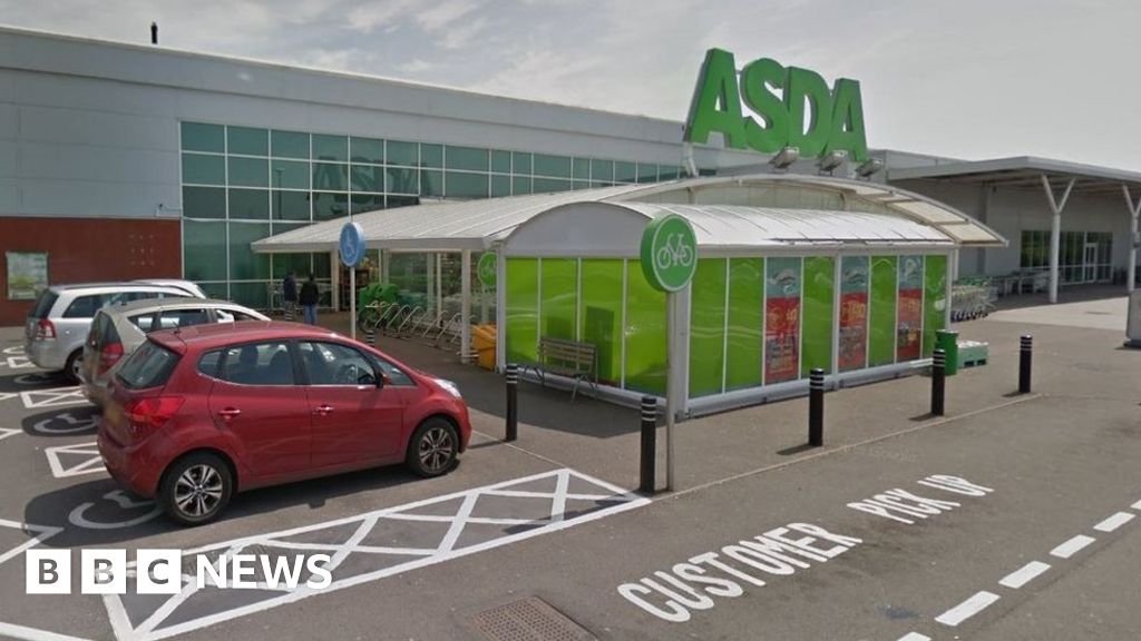 Asda Thurmaston: Staff member 'cut by suspected shoplifter' - BBC News