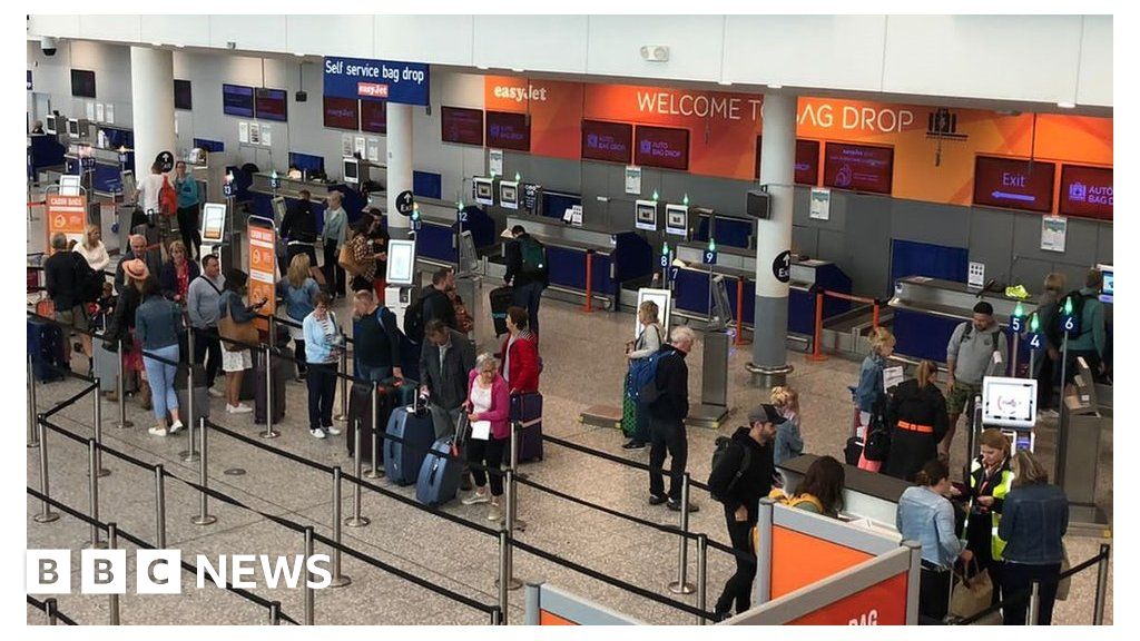 Bristol Airport: Runway reopens following light fault disruption - BBC News