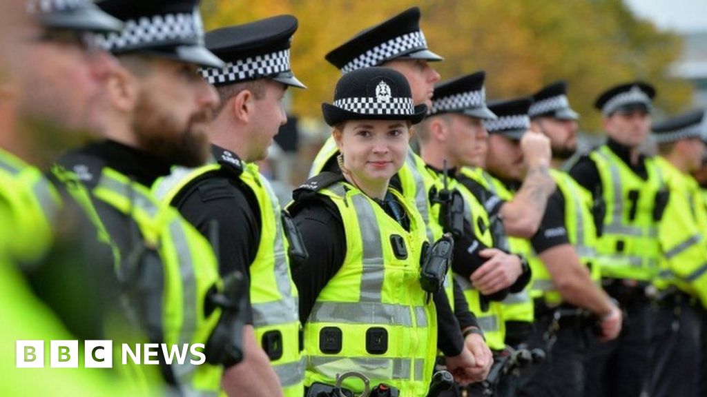 Police Scotland 101 phone line at risk from spending cuts - BBC News