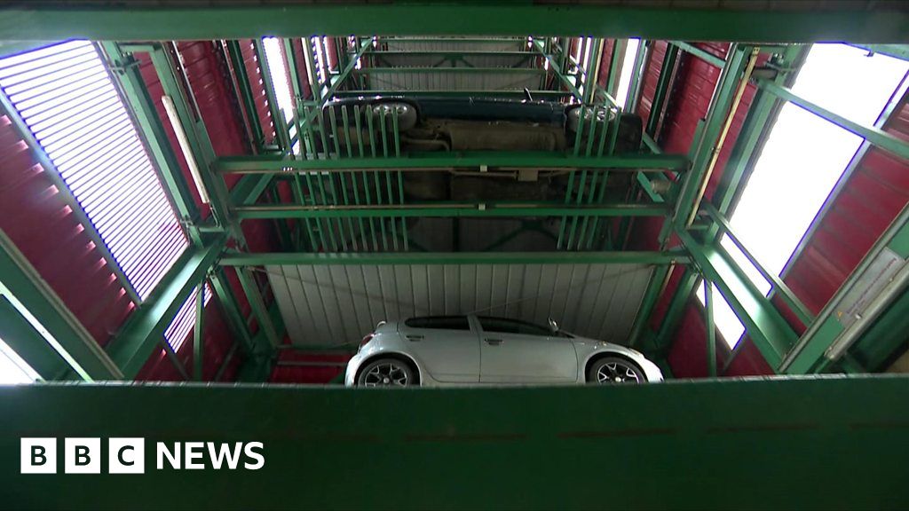 Using smart parking to ease congestion in Addis Ababa - BBC News