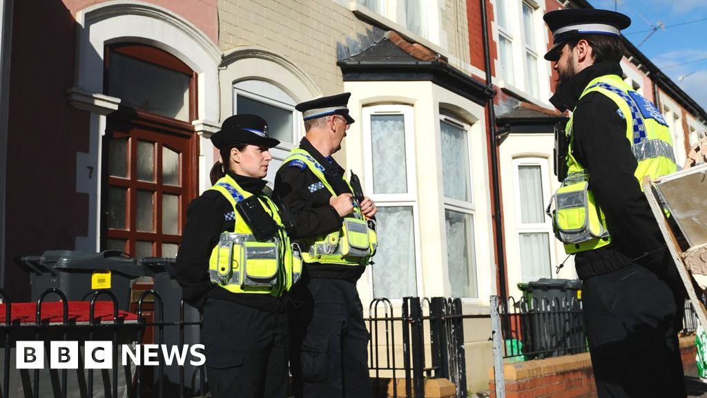 Man's Cardiff terror arrest 'over possible UK attack' - BBC News
