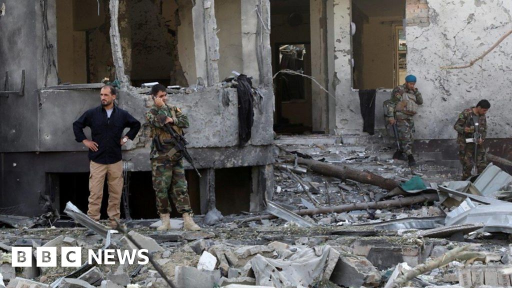 Afghanistan: Homes and streets destroyed in Kabul - BBC News