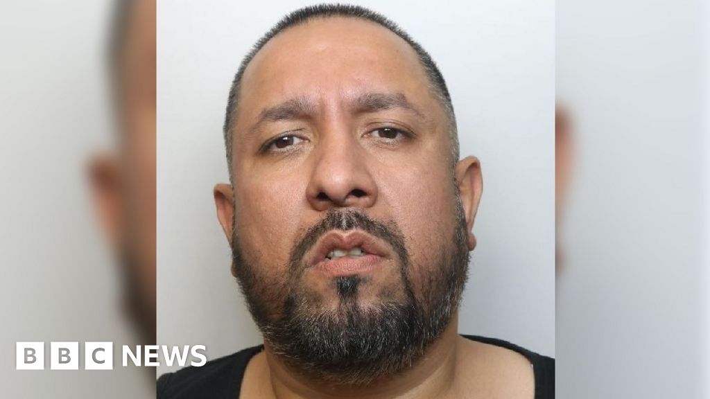 Derby-run drugs gang who made £400k a day is sentenced - BBC News