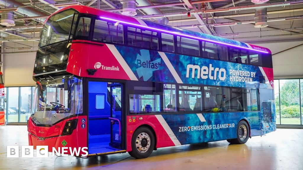 Wrightbus: Ballymena firm to supply 60 hydrogen buses to Germany - BBC News