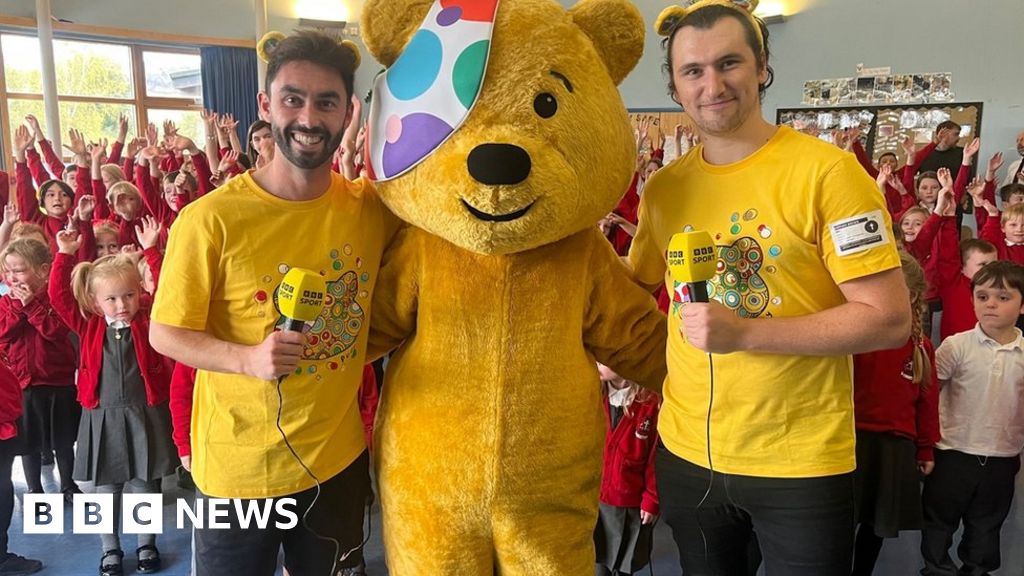 BBC Radio Kent fitness podcasters in Children in Need challenge - BBC News