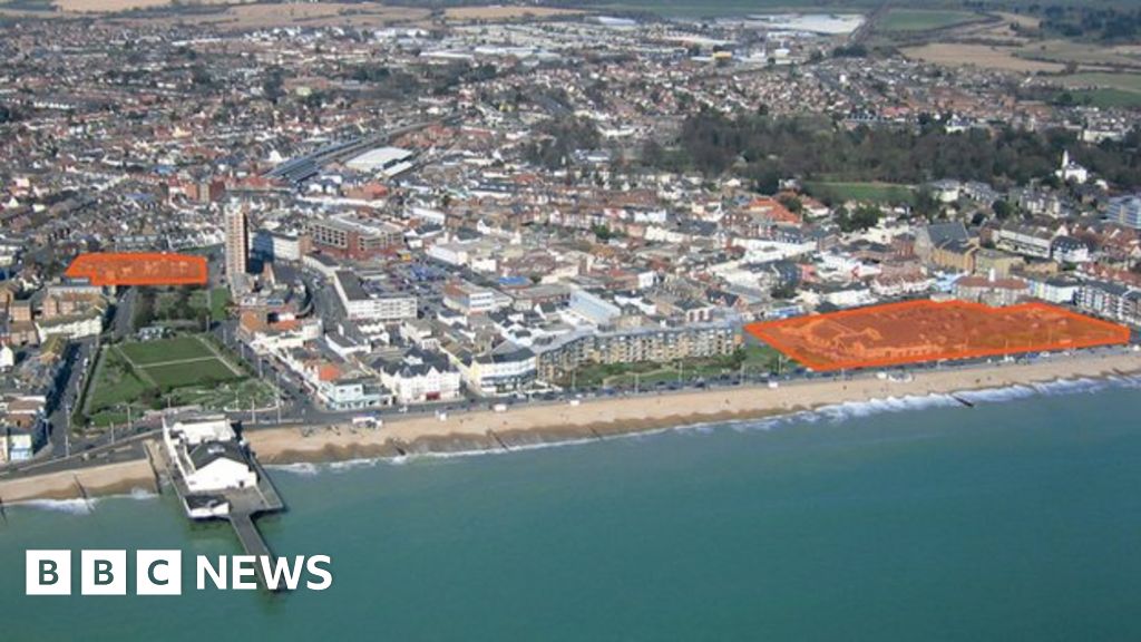 Bognor seafront development plans get mixed response - BBC News