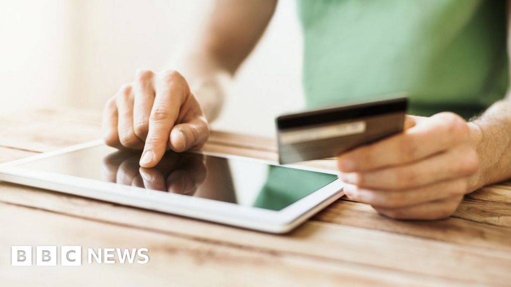 UK's online shoppers top global spending survey - BBC News