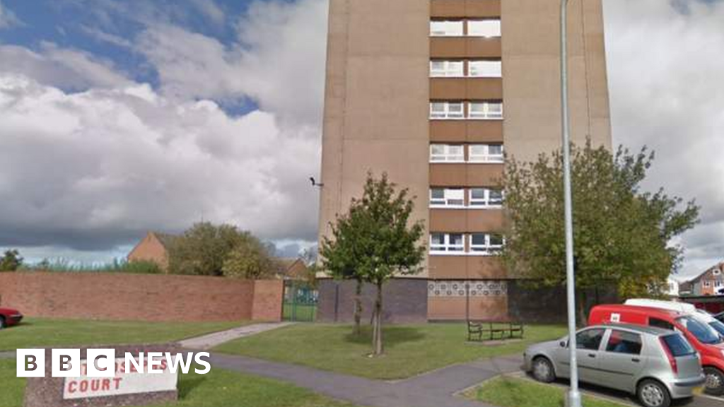 Flats in Wolverhampton evacuated after burst water main - BBC News