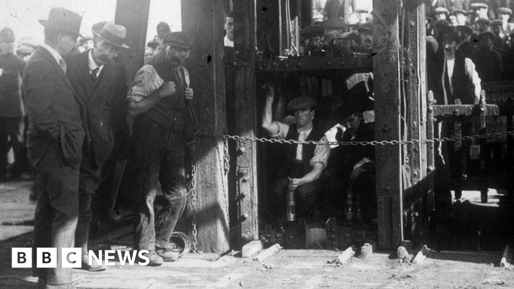 Exhall mining disaster: Memorial to men who died in pit fire - BBC News
