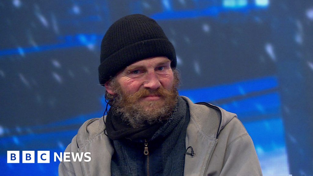 Homeless in the snow: 'I hope I wake up in the morning' - BBC News