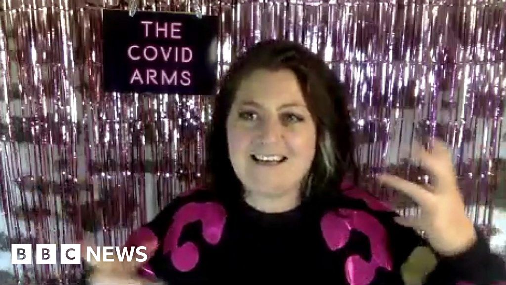 Lockdown comedy: How coronavirus changed stand-up - BBC News