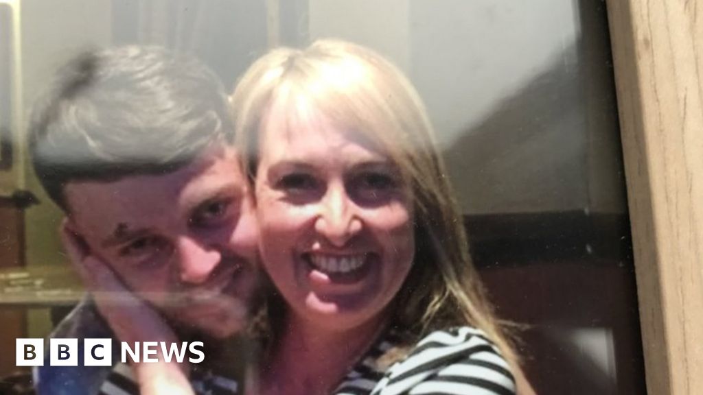 Conner Marshall: Flashbacks of murdered son's injuries - BBC News