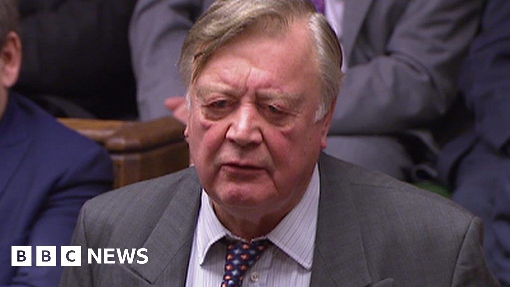 Clarke: Confidence vote 'irrelevant and irresponsible'