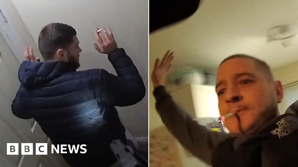 Houghton Regis: Arrests of murderers captured on police bodycam - BBC News