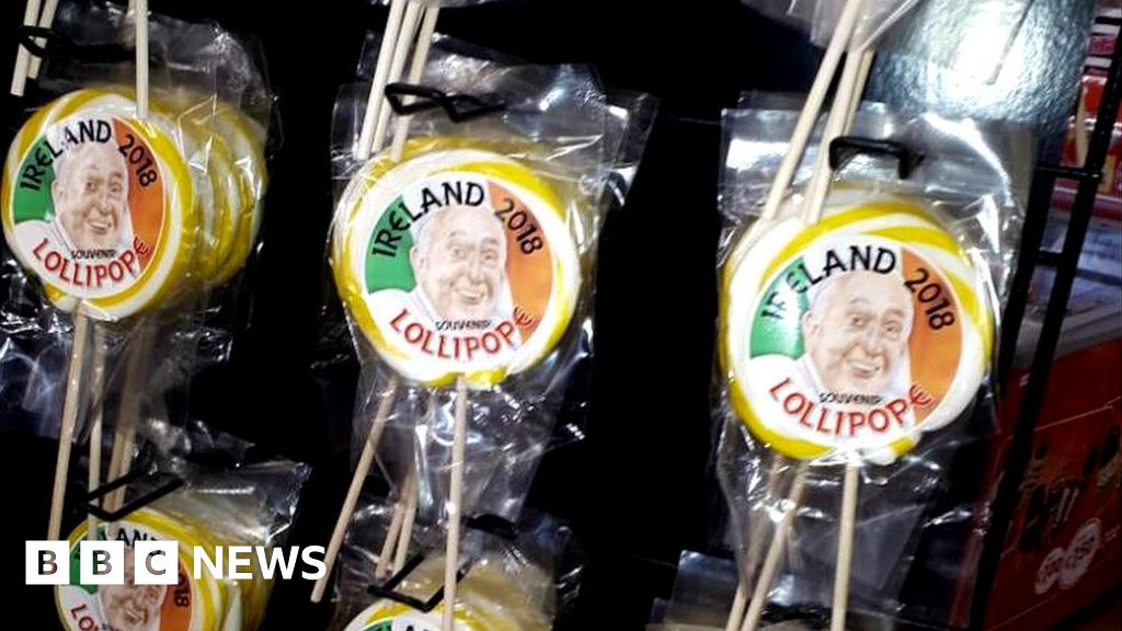 Pope in Ireland: From 'lollipopes' to bunting - BBC News