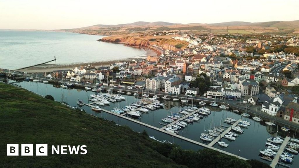 Raymond Beattie: Man dies after falling into water at Peel harbour ...
