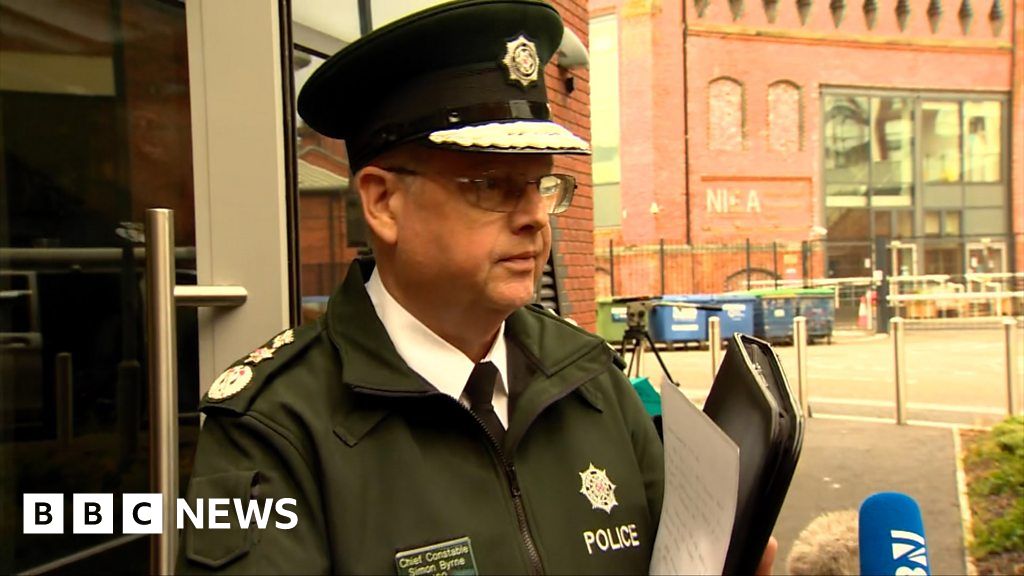 Simon Byrne: 'I'm not resigning' says NI police chief