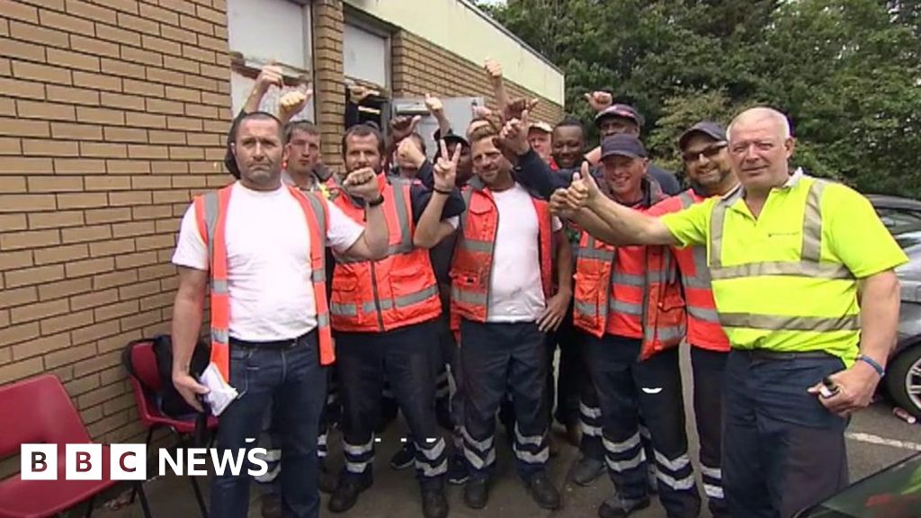 Birmingham's refuse workers vow to clear rubbish backlog - BBC News