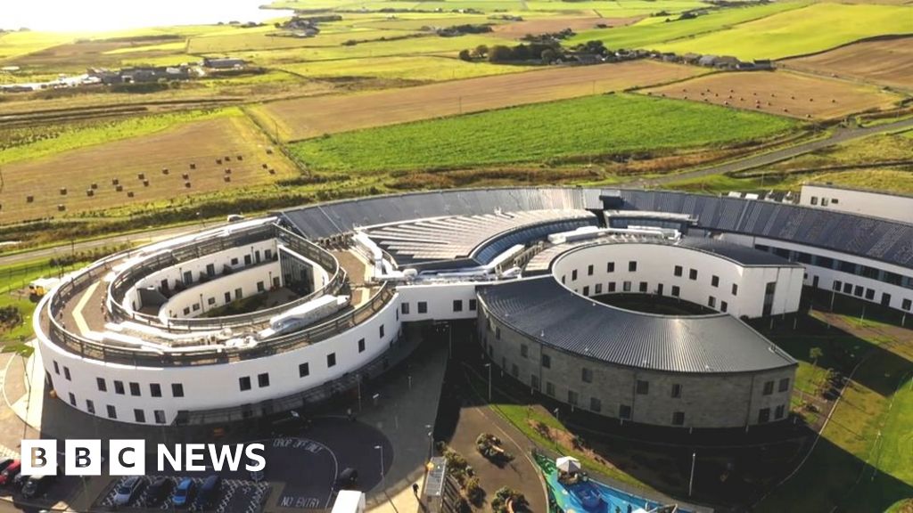 Scotland's first net-zero hospital leads the way - BBC News