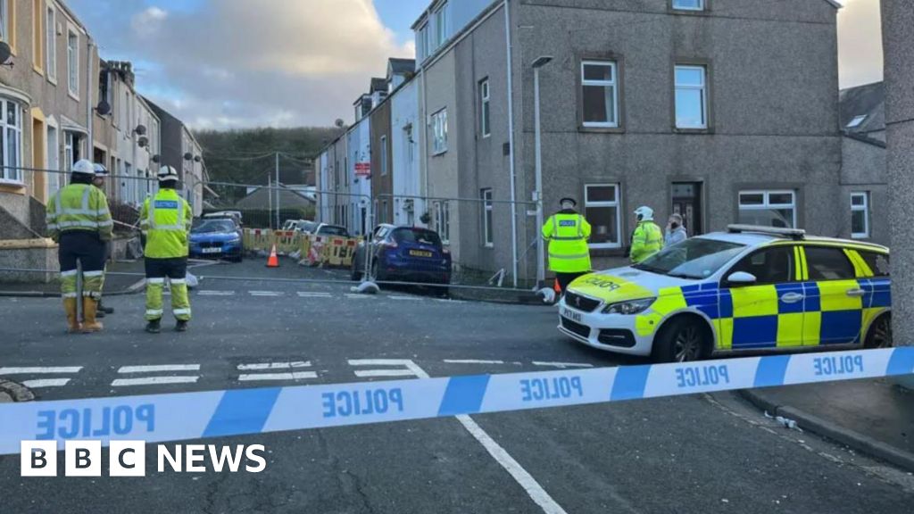 Whitehaven house explosion: Engineers to visit site - BBC News