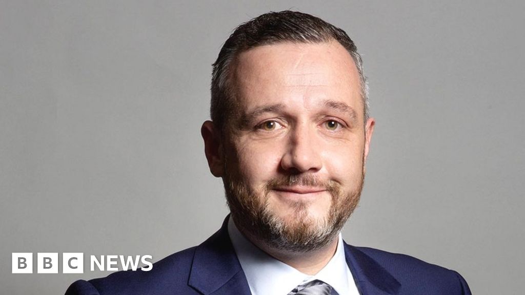 MP Steven Bonnar apologises over Celtic flag argument with neighbour