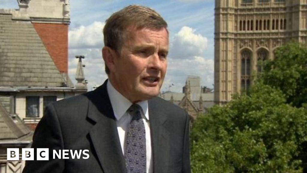 Brexit-backing MP David Jones says ministers need to listen more - BBC News