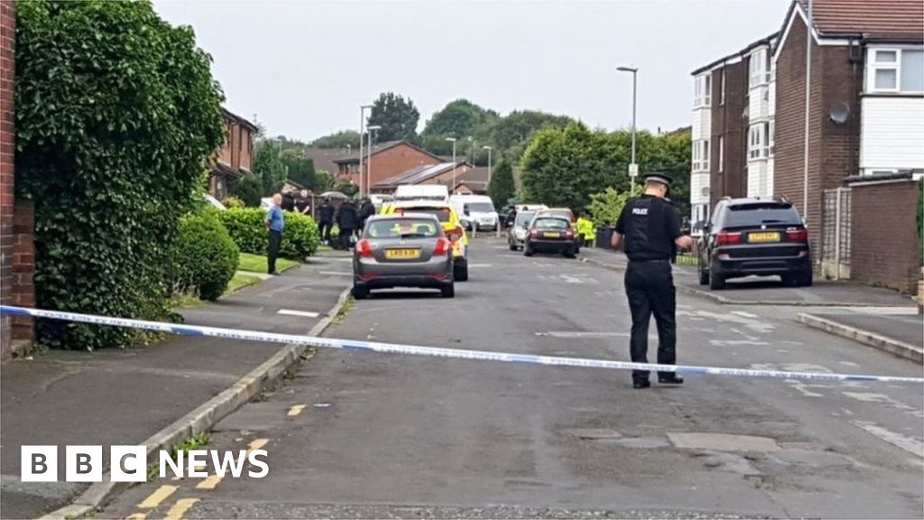 Oldham siege: Greater Manchester Police investigated by IPCC