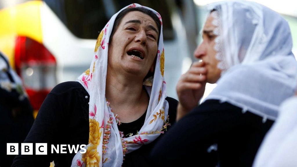 Turkey wedding suicide bomber 'was child aged 12-14' - BBC News